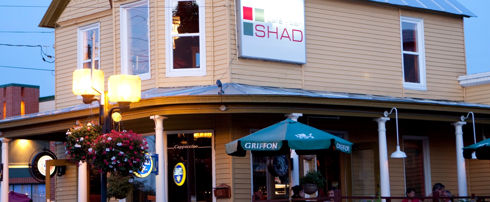 Shad Café | Restaurant Bistro Pub | Café internet Victoriaville